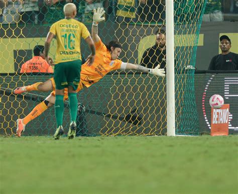 Técnico Do Cuiabá Critica Cássio Por Cera Arbitragem E Acusa