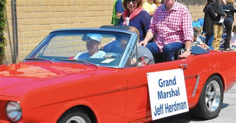 Balboa Islands Jeff Herdman A Team Newport Critic Running For City Council Los Angeles Times