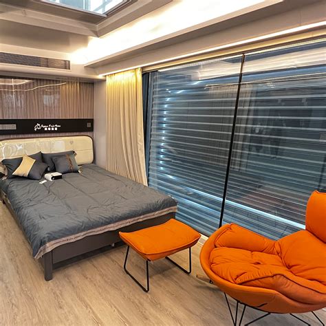 Prefabricated Capsule Residential Commercial Space Airship Pod Hotel