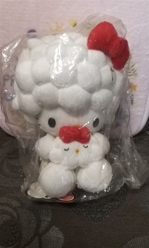 Sanrio Hello Kitty 35周年kitty Lab 限量收藏版 白雲公仔 興趣及遊戲 玩具 And 遊戲類 Carousell
