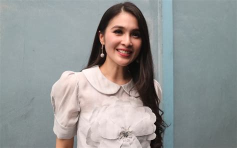 Sandra Dewi Merasa Bahagia Masuki Bulan November Kenapa Okezone Celebrity