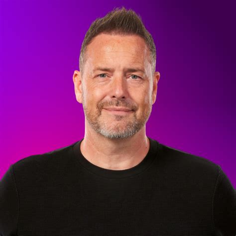 The Uk Hot 40 With Chris Brooks Free Internet Radio Tunein