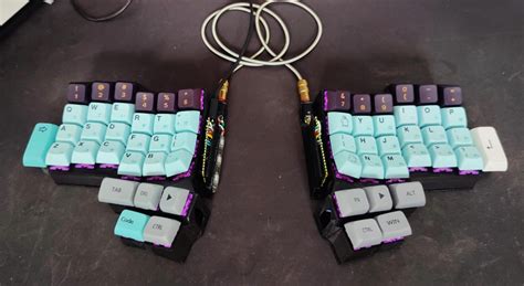 Ortholinear Split Keyboard Mirrored Uses Raspberry 2xpico Kmk Firmware Python 2 Layer