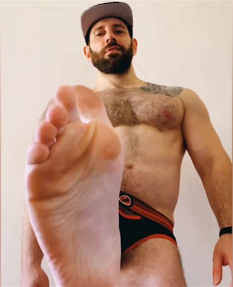 Foot Fetish Muscle Hairy Guy With Big Sexy Feet