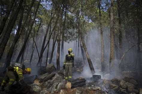 Thousands Evacuated As Wildfire Threatens Spanish Coast Cnn
