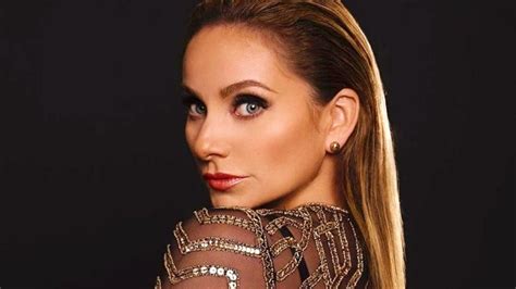 Elizabeth Álvarez 5 Fotos Que Confirman La Belleza De La Actriz El