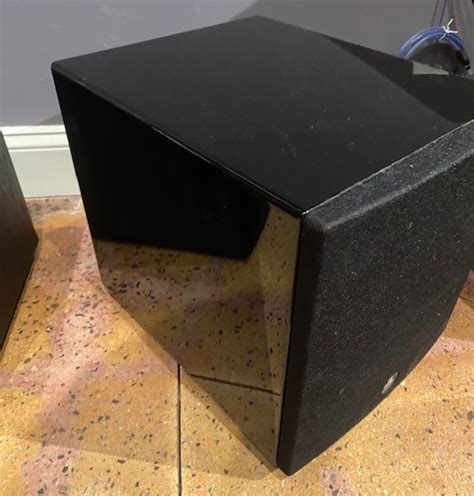 Jl Audio Dominion D110 10 Powered Home Subwoofer Gloss Black Open