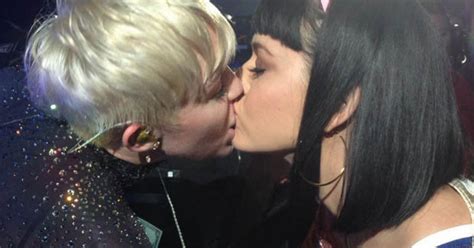 Shock Addict Miley Cyrus Puckers Up For Lesbian Kiss And Katy Perry