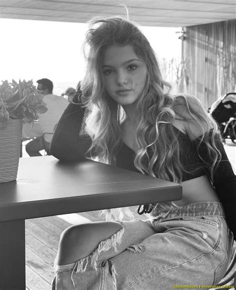 Celebridades Femeninas Oficial Susanne Regina Les Presento A Esta Belleza Italiana Que Cada