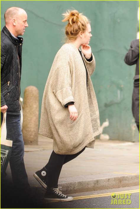 Adele Makes Rare Public Appearance For Make Up Free Bookstore Run