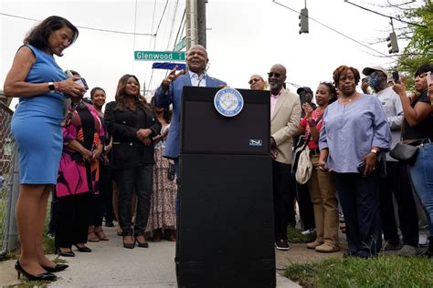 Street Named After Cincinnati Radio Personality Lincoln Ware