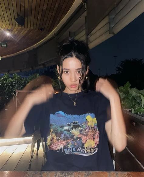 8 Portraits Of Nurra Datau Suspected To Be The Replacement Actress For Dara In The Film Dua