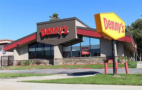 Dennys To Be Sold In 620m Deal