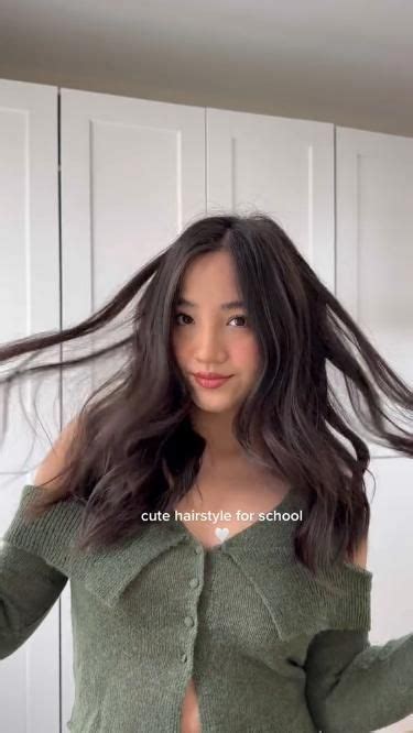 Super Cute Back To School Style Long Hair Styles Hair Styles Easy