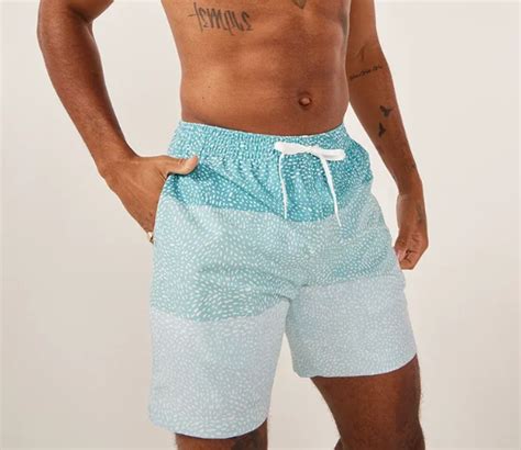 Chubbies The Whale Sharks 7 0 Stretch Zipper Pockets Gabrielles Biloxi