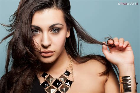 Tess Perrone Forum Playerdue Lighting