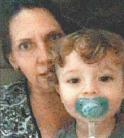 Filho De Sandy Aparece Em Foto Com Avó Paterna