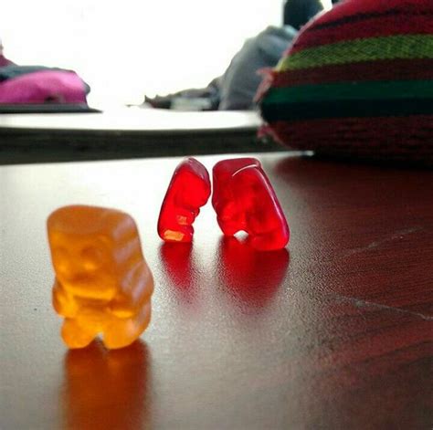 Gomitas De Pandita Simbolizando Discriminación