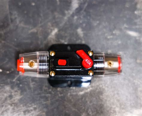 12 Volt Inline Circuit Breaker American Adventure Lab