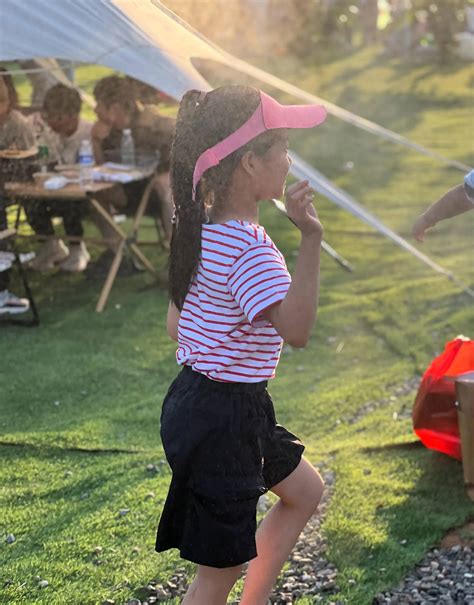 章子怡陪着儿女过六一儿童节 醒醒和小王子好可爱 搜狐大视野 搜狐新闻