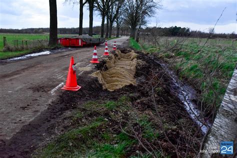 Moostdijk Nog Altijd Dicht Bodemvervuiling Na Ongeval Met Vrachtwagen