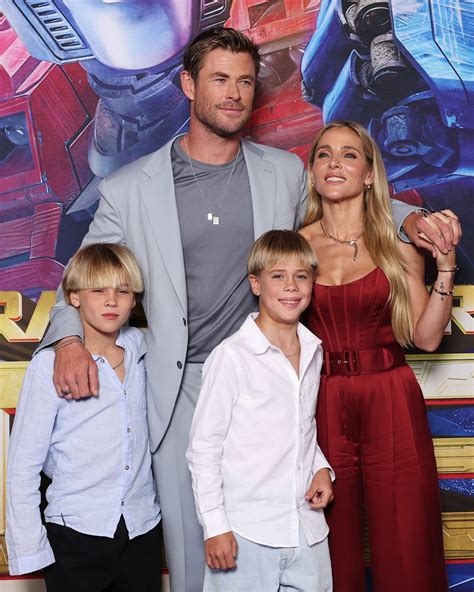 Chris Hemsworth Y Su Familia Chris Hemsworth Y Elsa Pataky Son