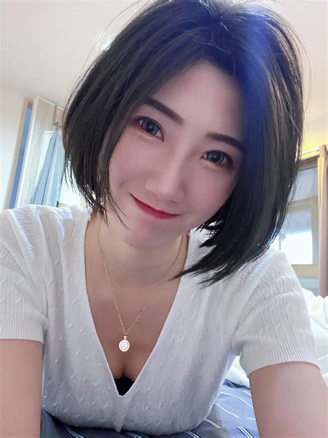 點我一下 福利放送區 這不就是今天西門町那一位？ 【影片】swag首支露天片！美尻女神《黎兒