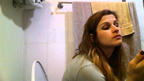 Girl Earnestly Talks To Siri On Toilet Youtube