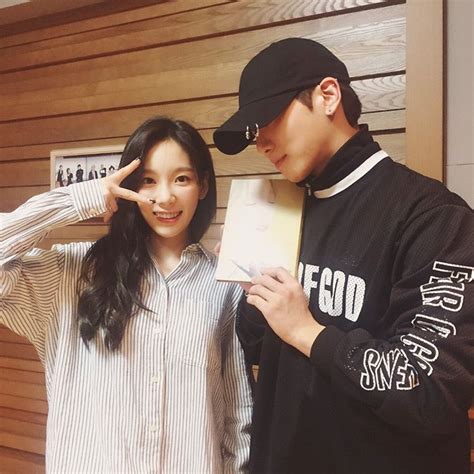 Snsd Taeyeon Snap Cute Photos With Shinee Jonghyun Wonderful Generation