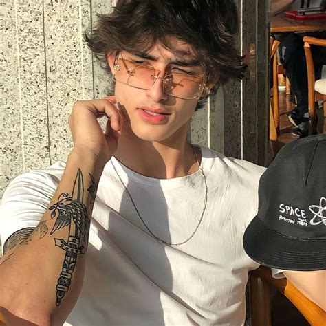 Pin On 𝐇ꭷʈ ßꭷყ֟ຮ