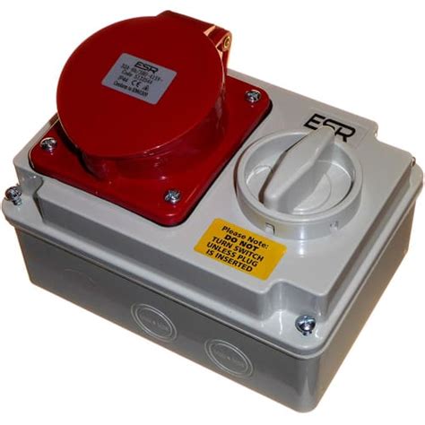 Socket With Interlock 32a 3hp Rikz325 Ced
