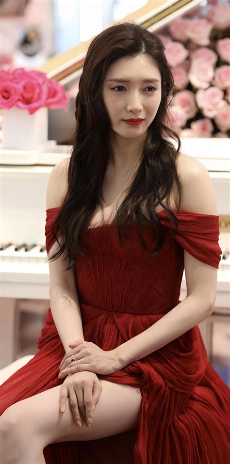 江疏影充满女人味的性感，她是你的理想型吗？江疏影新浪新闻