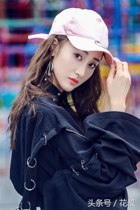 95後元氣少女馬澤涵初秋街拍 清新甜美酷勁十足 每日頭條
