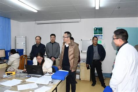 院领导到科室检查指导创二甲医院工作 医院动态 隆林各族自治县人民医院 百色市人民医院隆林分院 官方网站