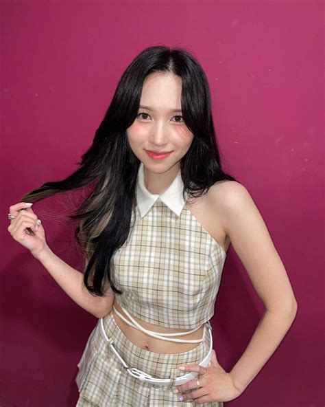 Twices Mina And Le Sserafims Sakura Wore The Same Mini Skirt But