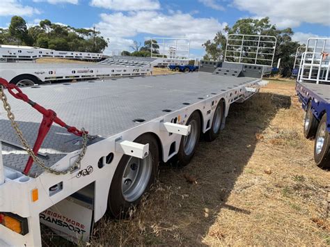 Drop Deck Out Riggers Freightmore Transport