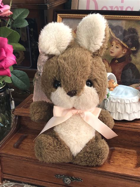 빈티지 레트로 썬어로우닮은 토끼인형 콜리colley