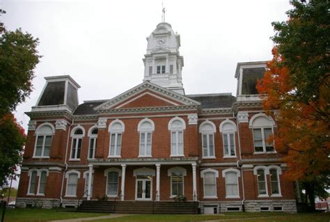 Howard County Courthouse In Fayette Missouri Clio