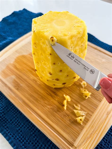 How To Cut A Pineapple Tastefully Grace