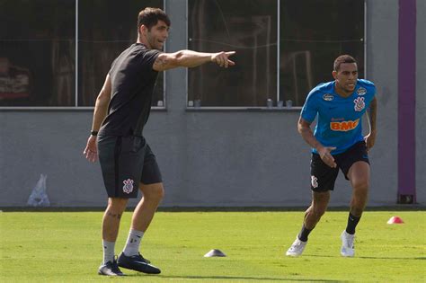 Gustagol Treina No Gramado E Mostra Evolução No Corinthians Gazeta