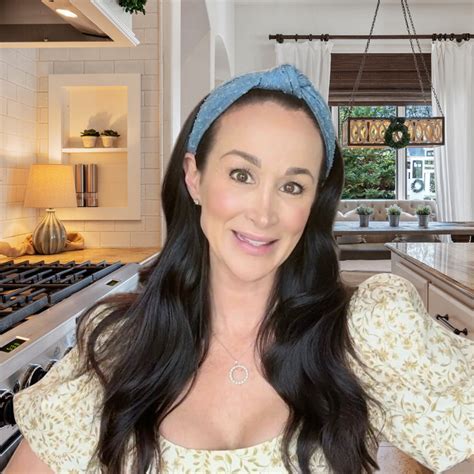 Megan Kirkpatrick Dibartolo Real Estate Broker With Ivy Residential