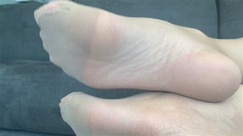 Sexy Ripped Nylon Toes Mimi Footnip Clips4sale
