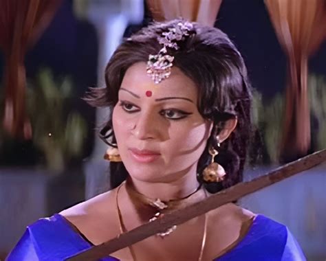 Unnimary Deepa In Thacholi Ambu Unnimary Deepa Flashback