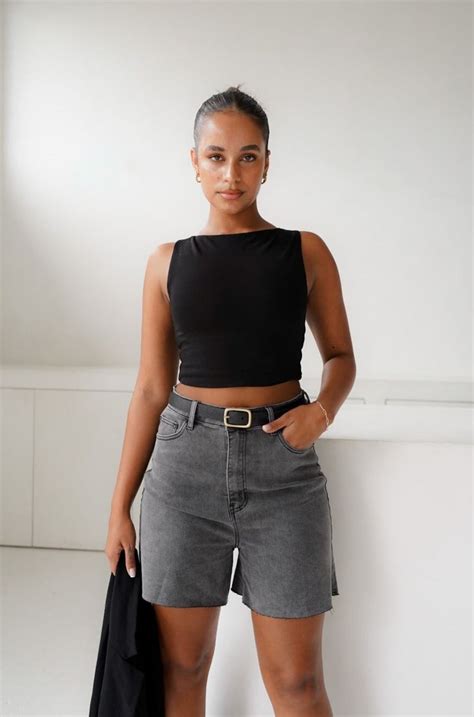 25 Grey Shorts Outfit Ideas Womens Summer Styles For Casual And Gym Wear