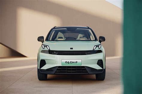Lynk And Co 06 Em P Officially Unveiled With 299 Hp And 102 Km Range