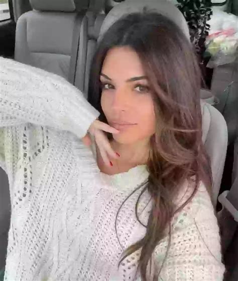 Tinder Responds After Plane Passenger Revealed Unexpected Note She