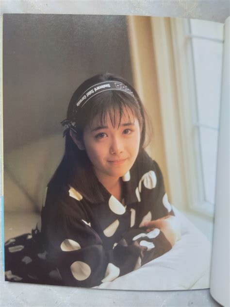 Yahooオークション 写真集 富田靖子「bu・su」1987年初版発行 富田