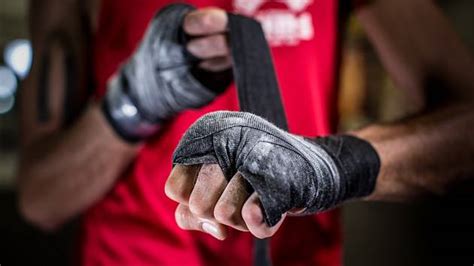 Zápasník Mma Štefan Bazso Přišel O Nohy A část Lebky Nebylo To V Aréně Havlíčkobrodský Deník