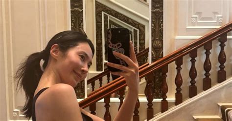 소시 유리 선명한 타투배꼽티‥해외 가더니 과감해졌어