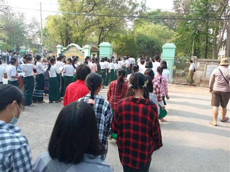 တံတားဦးမြို့နယ်၌ တက္ကသိုလ်ဝင်တန်း စာမေးပွဲ ပထမနေ့ မြန်မာစာ စတင်ဖြေဆို